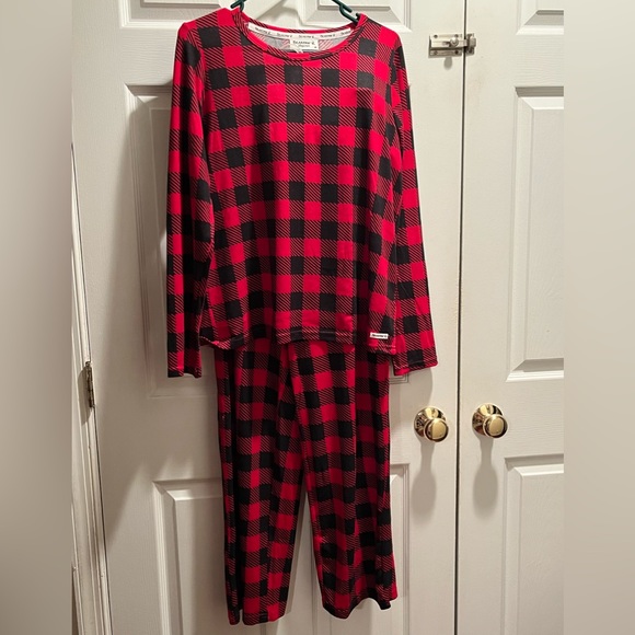 BearPaw | Intimates & Sleepwear | Bearpaw Red Black Plaid Pajama Set ...